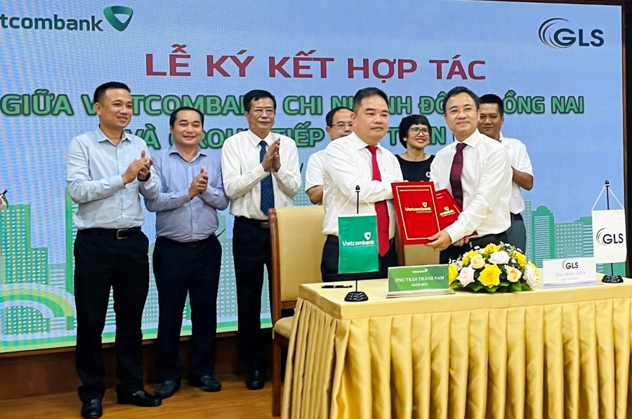 Lễ ký kết thỏa thuận hợp tác giữa Vietcombank Đông Đồng Nai và Công ty ...